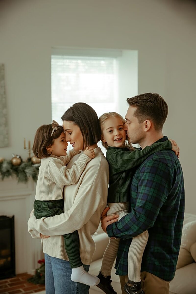 Family Photo Outfits: 15 Easy Ideas for Timeless Pictures